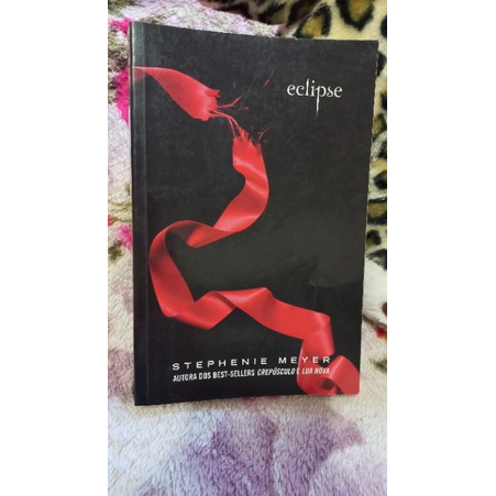 Livro Saga Crepúsculo livro três Eclipse | Shopee Brasil