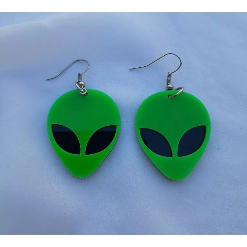 par de brinco alien ET alienígena acrílico ovini caveira espaço ...