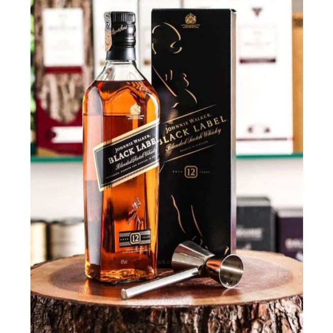 WHISKY BLACK LABEL 1LT ORIGINAL | Shopee Brasil