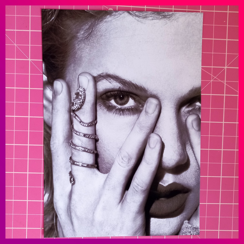 Mini Poster Taylor Swift (Detalhes na descrição) | Shopee Brasil