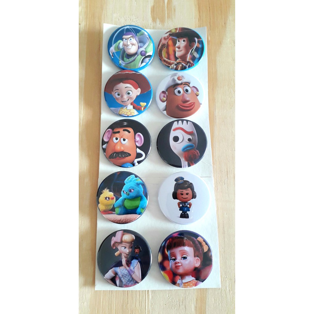 10 bottons Toy Story. | Shopee Brasil