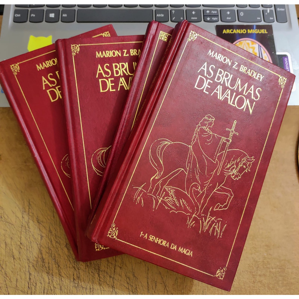 COMBO As Brumas de Avalon: 1, 2, 3 e 4 - Marion Z. Bradley | Shopee Brasil