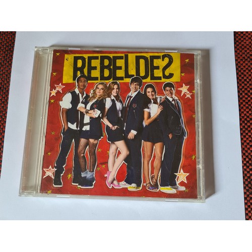 CD REBELDES (LACRADO) | Shopee Brasil