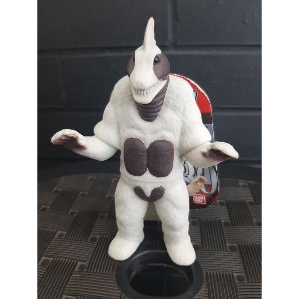 Boneco Ultraman Monstro Snowgon 14cm Bandai PVC Tokusatsus | Shopee Brasil