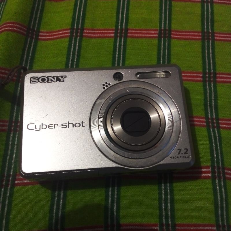 camera digital sony cyber-shot 7.1 sem carregador peguei assim.nao sei se funciona | Shopee Brasil