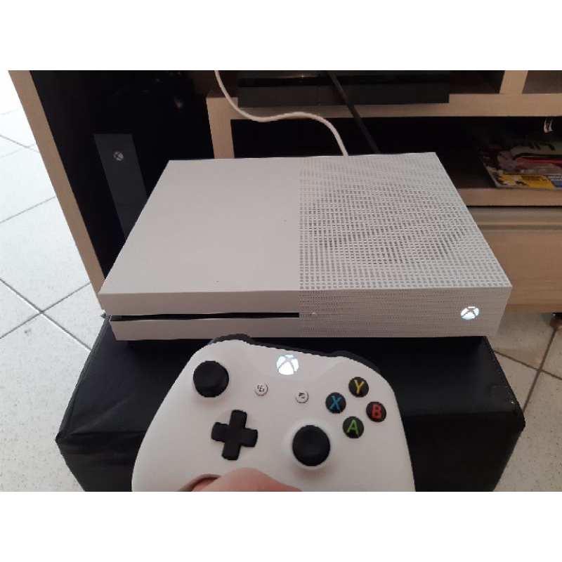 Xbox one s 1 tera novinho