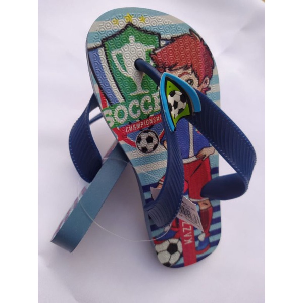 Chinelo infantil, moda praia para meninos e meninas. Temas variados ...