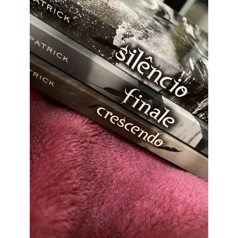 Box Saga Hush Hush (Sem o primeiro livro) Silêncio, Finale e Crescendo ...