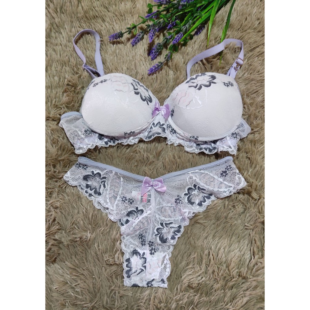 Conjunto de Lingerie com Bojo e Calcinha Tanga de Renda - LUXO - SEXY ...