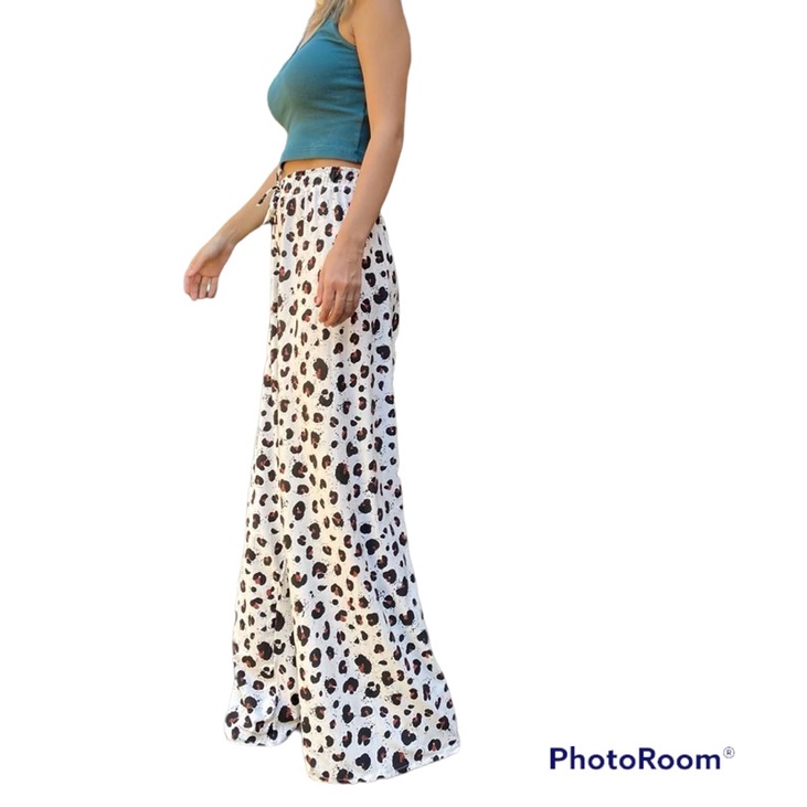calça pantalona jessica animal print fundo branco sem fenda | Shopee Brasil