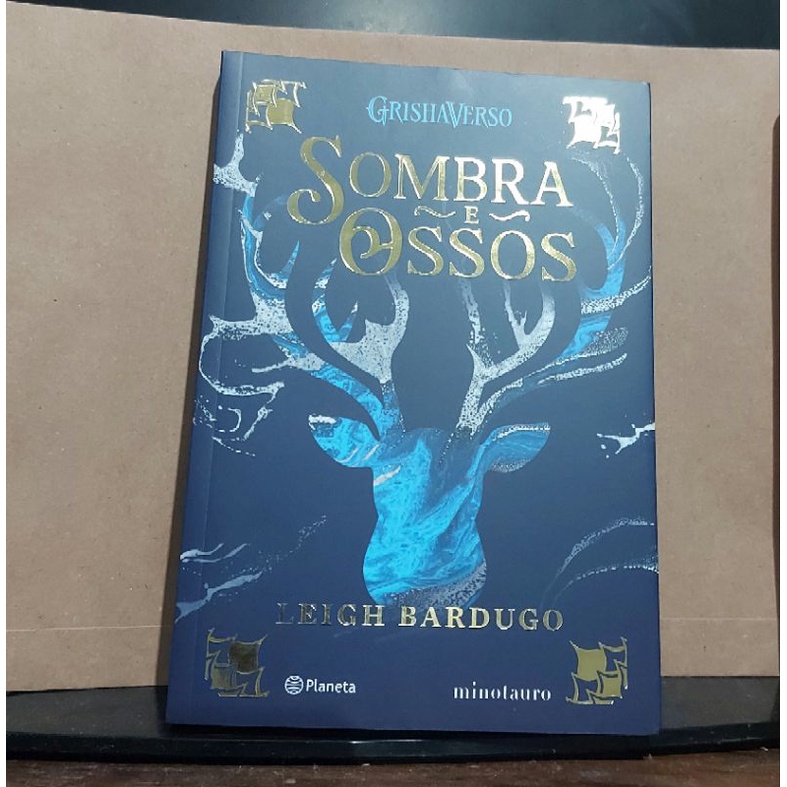 Sombra e Ossos – Leigh Bardugo | Shopee Brasil