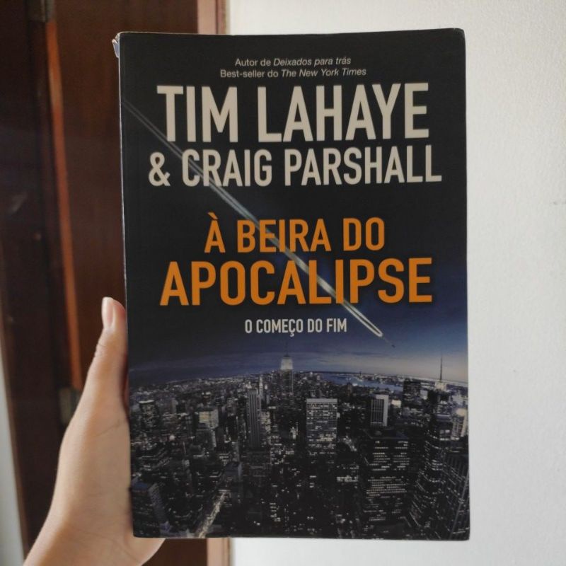 Livro À beira do apocalipse, Tim Lahaye & Craig Parshall | Shopee Brasil