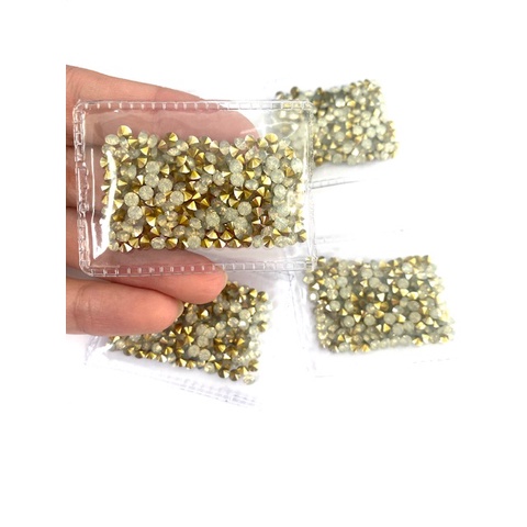 Kit Strass em Acrílico / Resina - Pequeno | Shopee Brasil