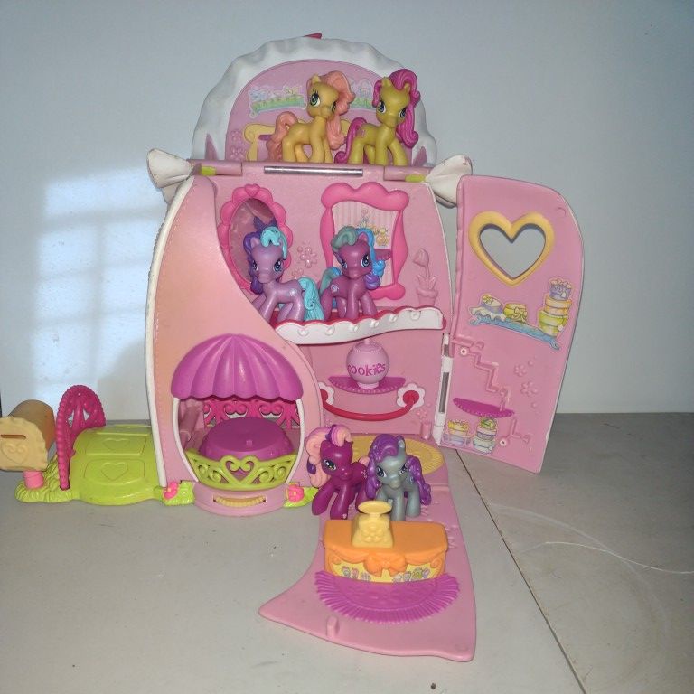 Lote com casinha e 6 My Little Pony (Disponível ) | Shopee Brasil