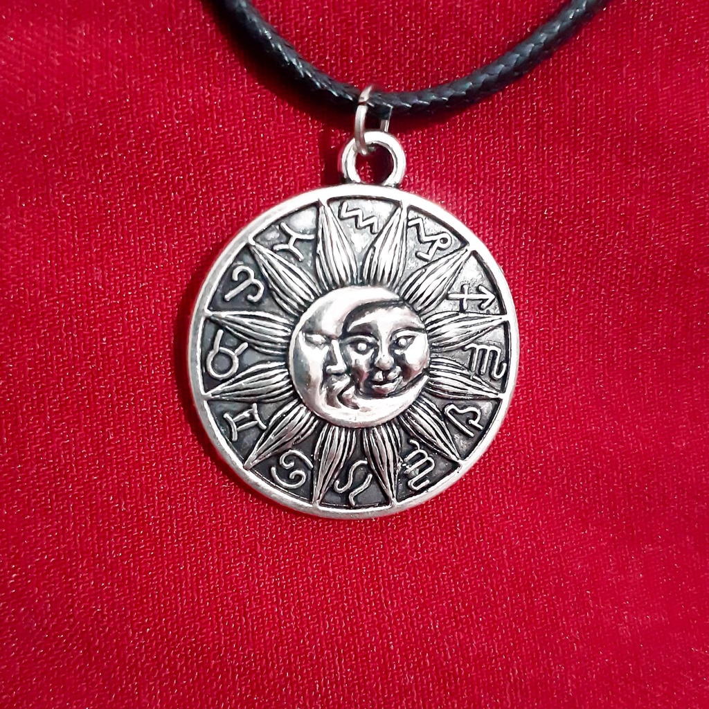 Colar Eclipse, zodiaco, signos, sol e lua, witch, witchcraft, mistico, wicca, wiccan, pagan, old ...