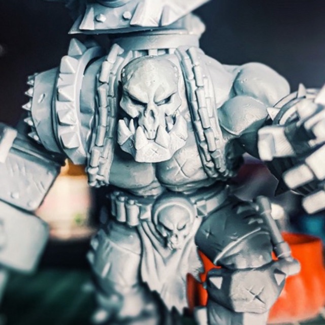 The BoneKrusha Ork Warchief Warboss Slave Miniatura RPG orc martelo de ...