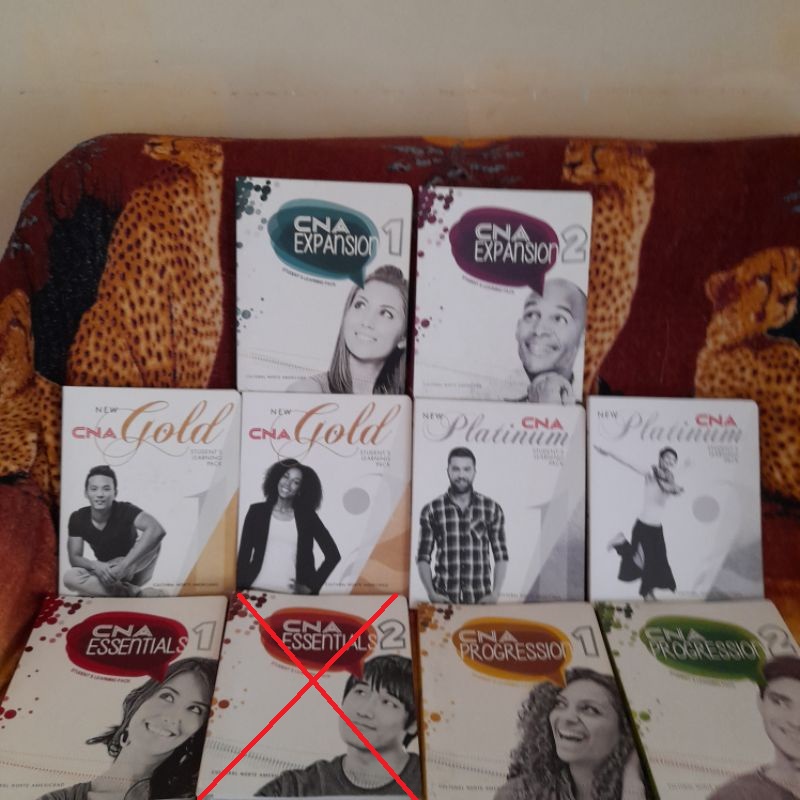 livros de inglês do CNA idiomas (essentials 1, progression 1 e 2 ...