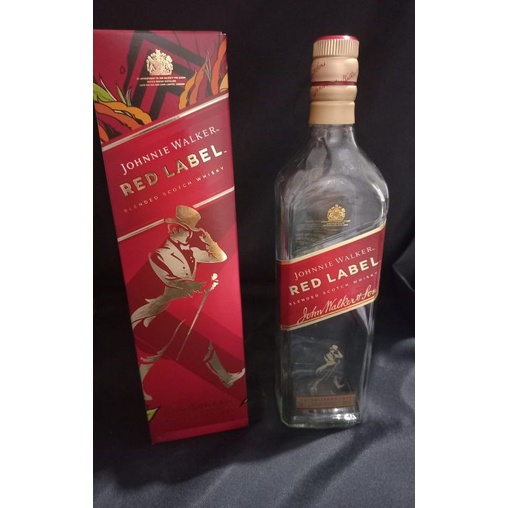 Garrafa Whisky Red Label vazia c/Caixa homenagem - Escorrega o Preço