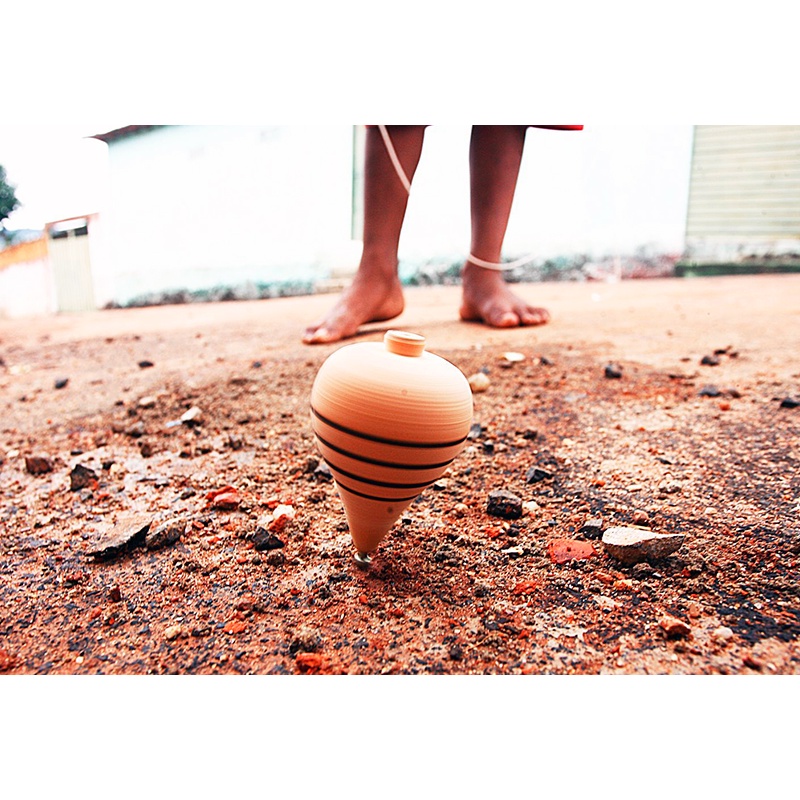 Pião de Madeira + Fieira Brinquedo (Pinhão) | Shopee Brasil