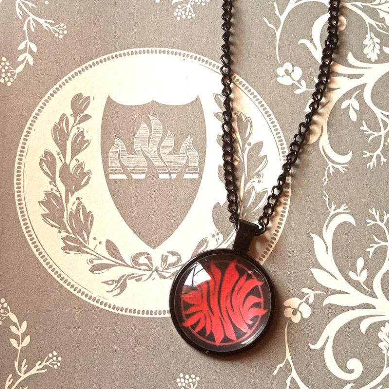 Colar Scarlet Red ー A Rainha Vermelha | Shopee Brasil