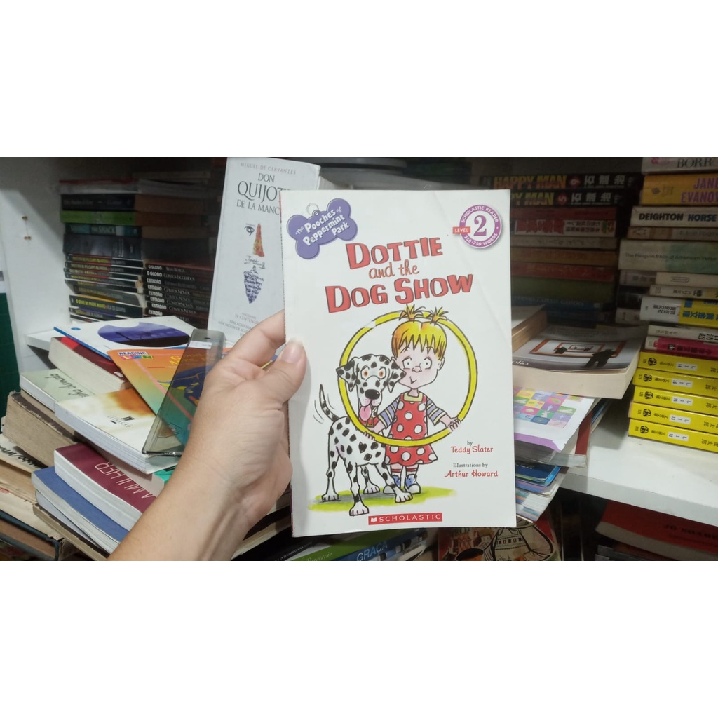 Livro em Idioma Ingles - Dottie and The Dog Show - The Pooches ...