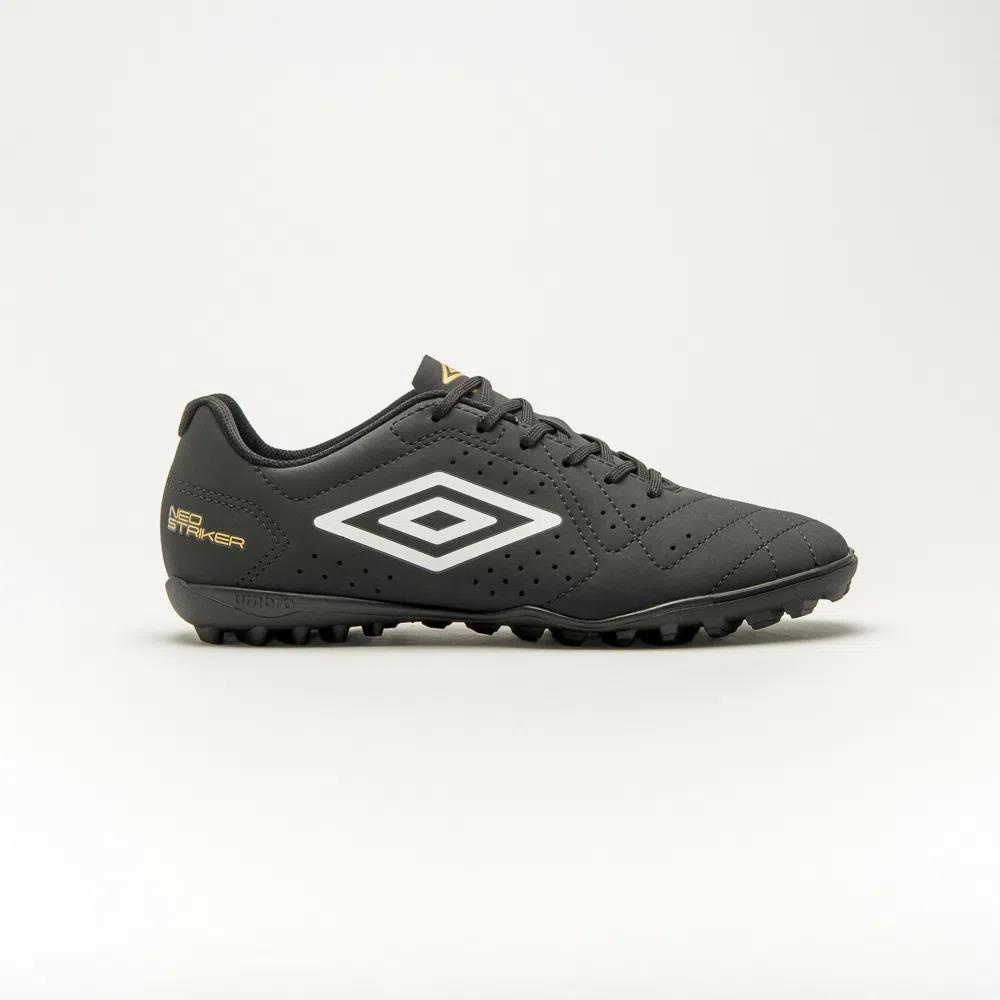 Chuteira Society Umbro Neo Striker | Shopee Brasil