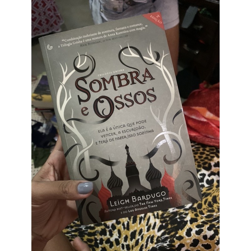 Sombra e Ossos - Trilogia Grisha- Leigh bardugo | Shopee Brasil