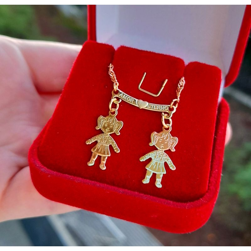 Colar Com Duas Meninas Colar Com Duas Bonecas Colar Com Duas Filhas ...