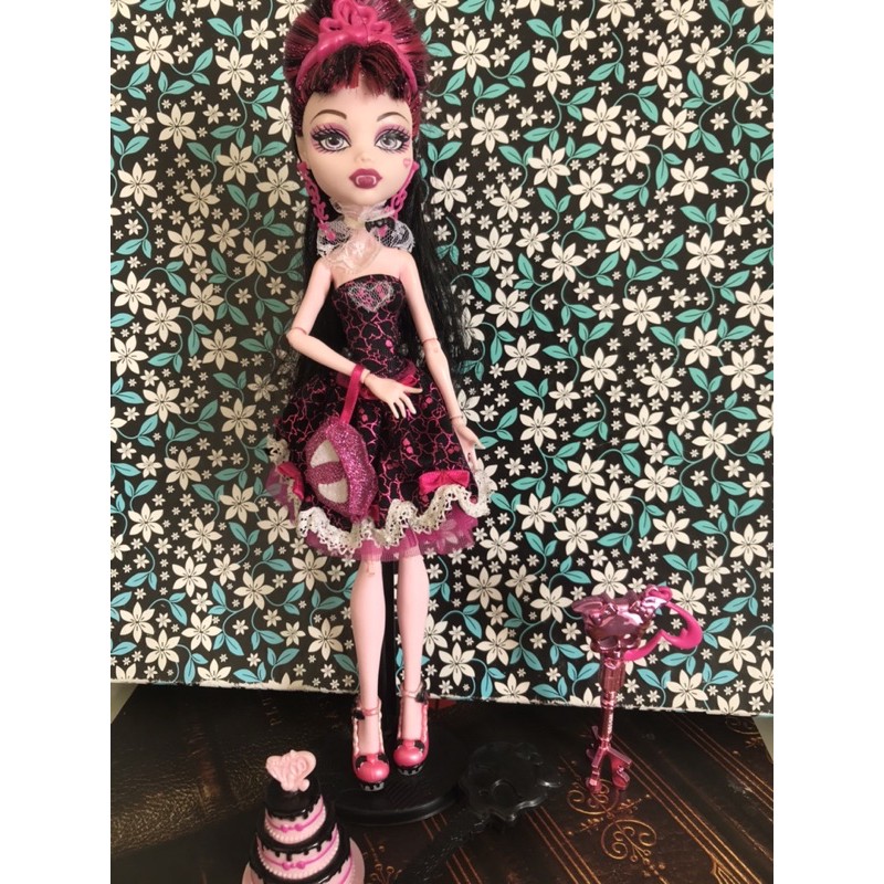 Boneca Monster High Draculaura coleção sweet 1600 | Shopee Brasil