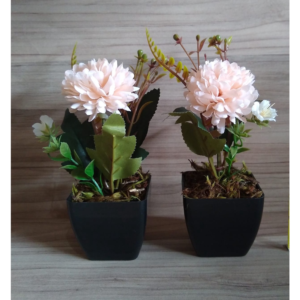 MINI ARRANJO PERMANENTE DE FLORES NO VASINHO QUADRADO | Shopee Brasil