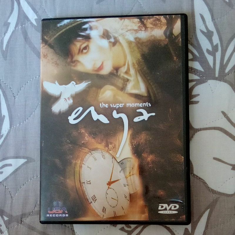 DVD Enya Super Moments. | Shopee Brasil