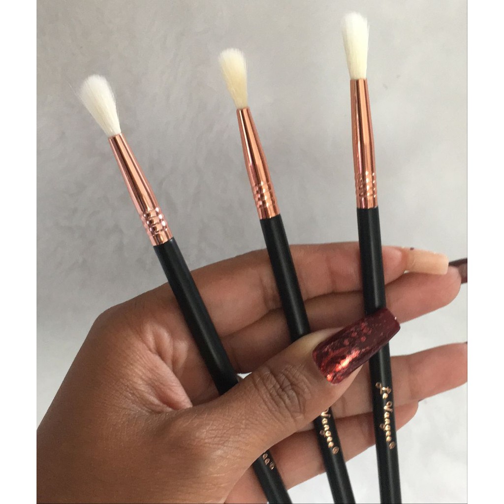 KIT PINCEL GAMA (3,4 E 6) PARA ESFUMAR - LE VANGEE | Shopee Brasil