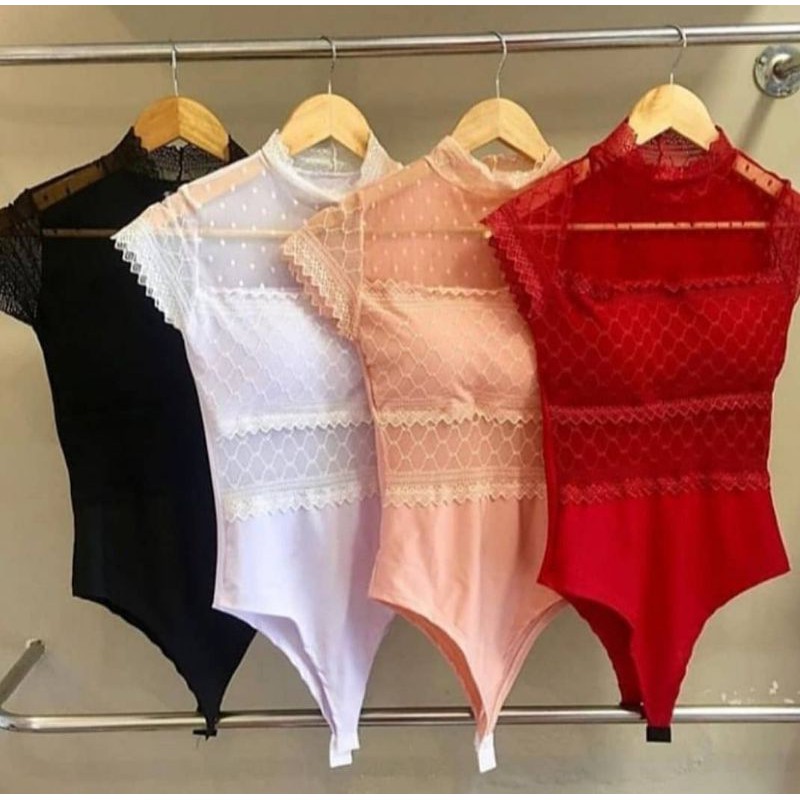 Body de renda com bojo disponível nas cores branca, preta e vinho e ...