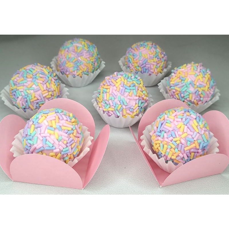 2 Brigadeiros fake colorido/ brigadeiro de biscuit realista/ aplique ...