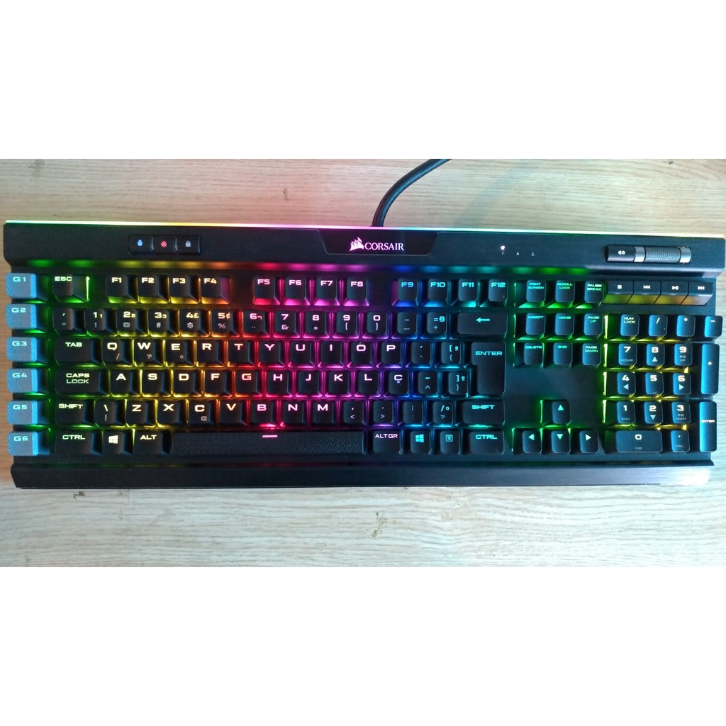 Teclado Corsair K95 Platinum RGB - Recondicionado - Escorrega o Preço