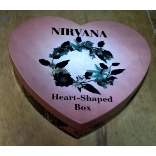 Box Set Nirvana Heart-shaped Box 8 Cds + Book | Shopee Brasil