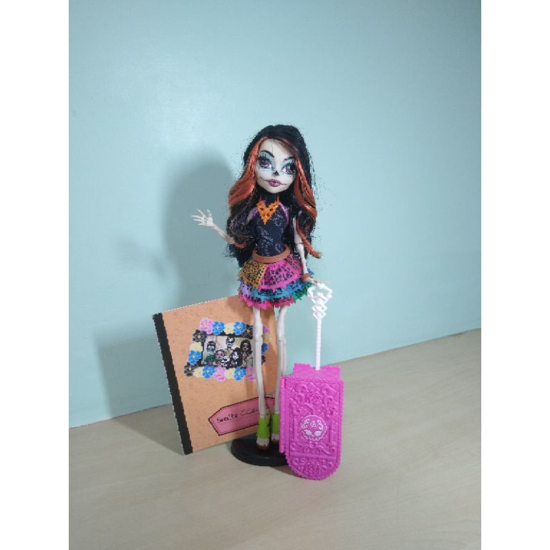 Monster High Skelita Calaveras Básica Scaris | Shopee Brasil