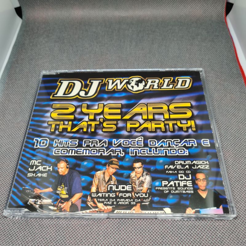 Cd Revista DJ World (2 Years That's Party) #16 - HMP Editora Ltda (2000) | Shopee Brasil