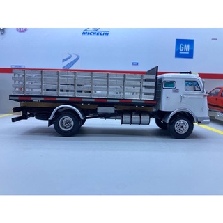 Miniatura Caminhão Mercedes LP 331 customizado escala 1:43 | Shopee Brasil
