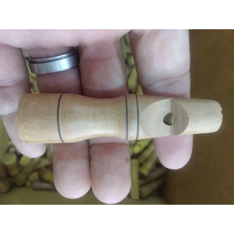 Apito SILVO Madeira 5cm Pio Som Longo Agudo | Shopee Brasil