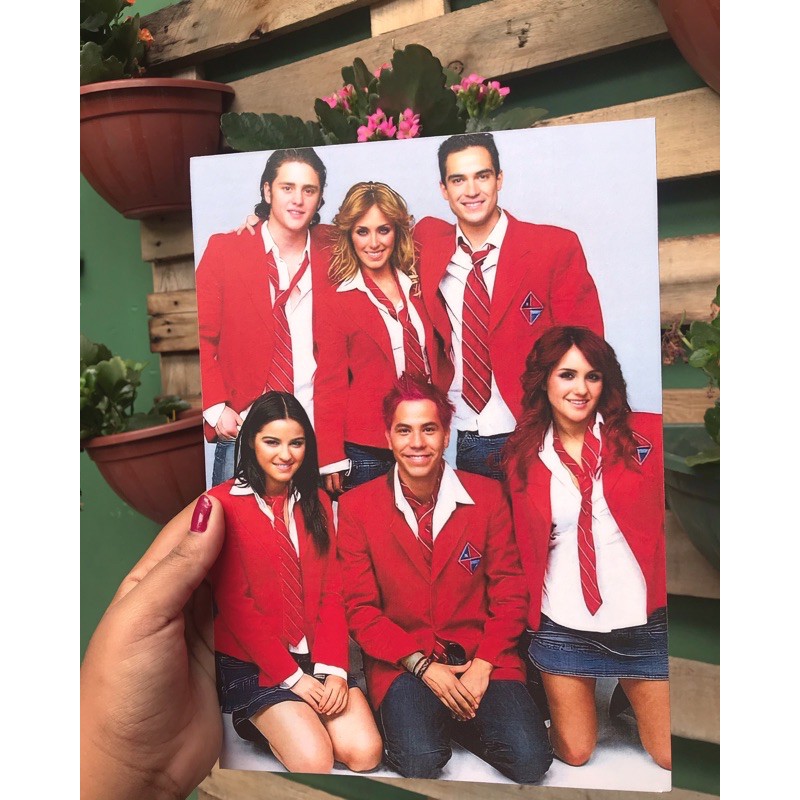 Plaquinha decorativa RBD uniforme | Shopee Brasil