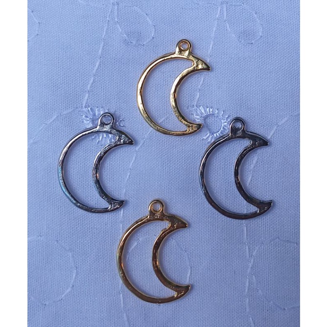 Pingente Lua - 3 cm - Unidade | Shopee Brasil