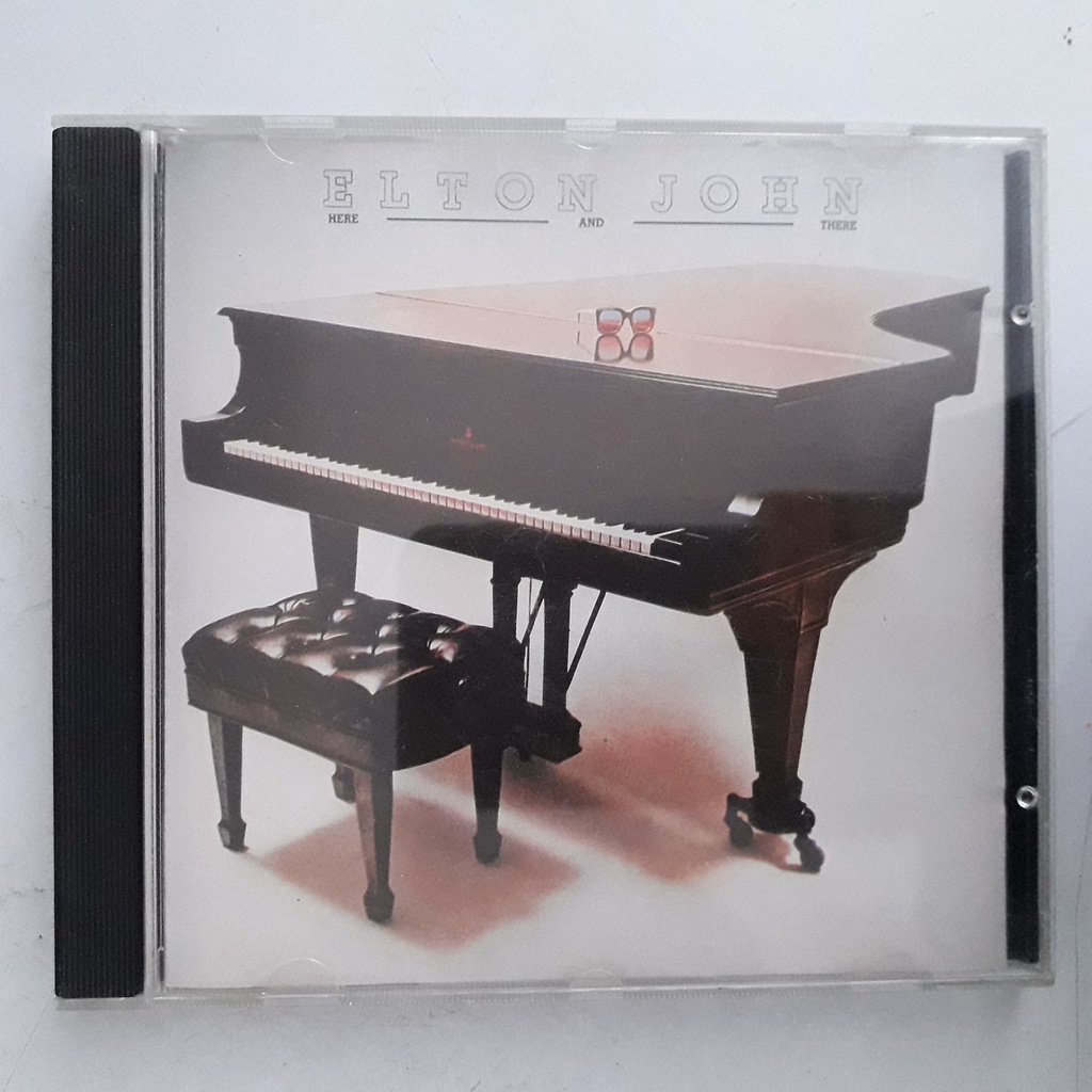 CD Elton John - Here And There | Shopee Brasil