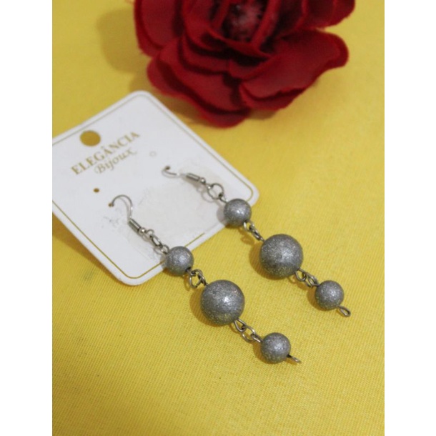 Brincos Bolinhas prateadas | Shopee Brasil