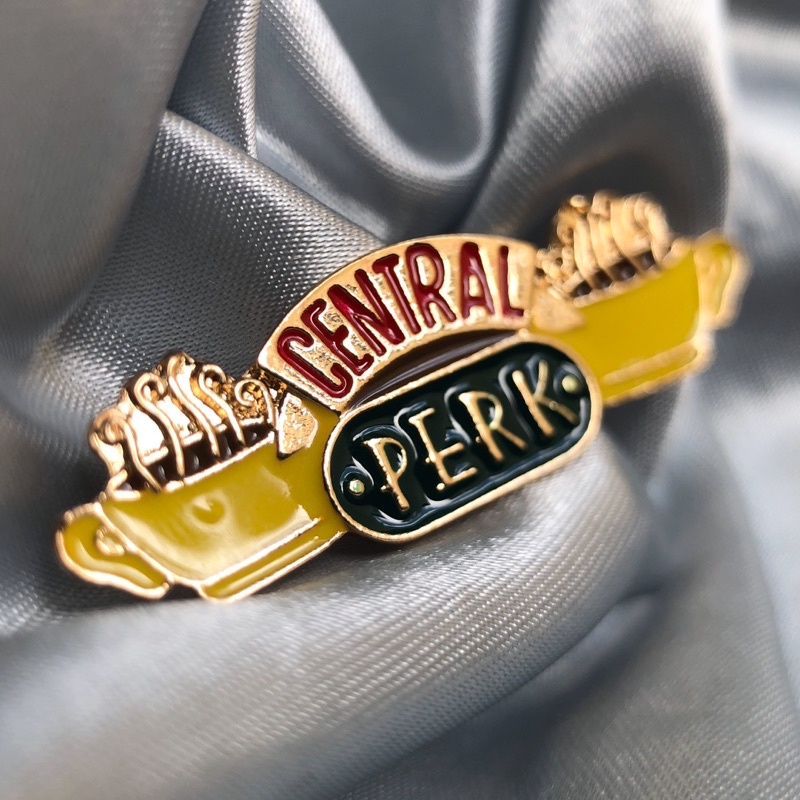 Pin Central Perk - Friends | Cafeteria Warner série sitcom soft pins de ...
