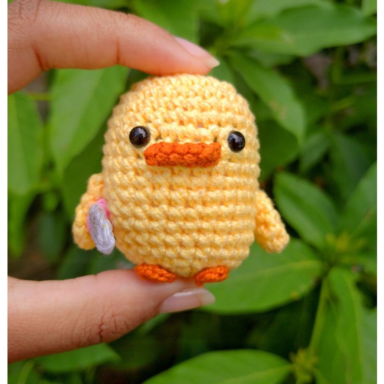 Amigurumi Chaveiro pato com faca | Shopee Brasil