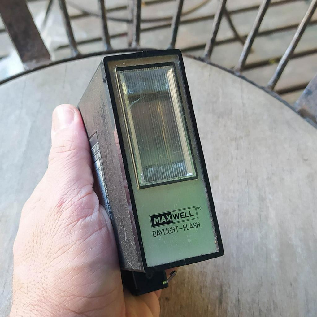 Flash Fotográfico da marca Maxwell 222-H - no estado! | Shopee Brasil