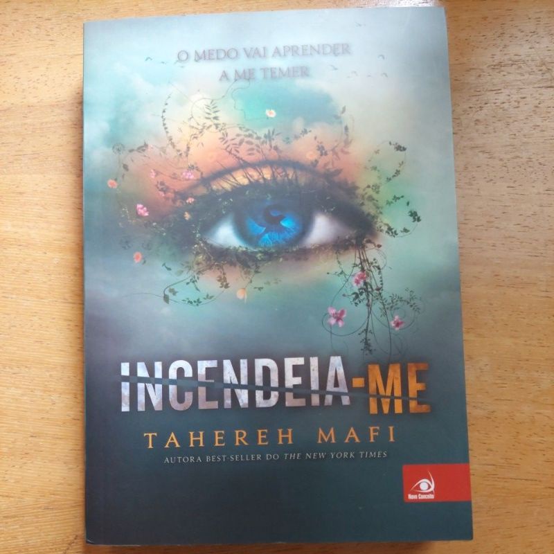 Livro Incendeia-Me - Tahereh Mafi | Shopee Brasil