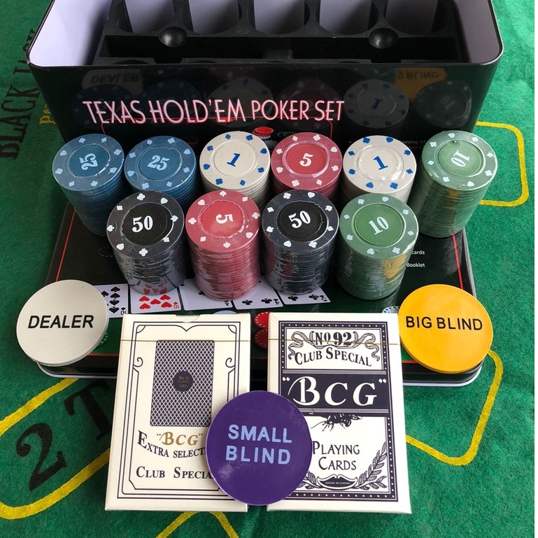 Kit Jogo Poker 200 Fichas 2 Baralhos Pano Dealer Small Blind Texas Hold ...