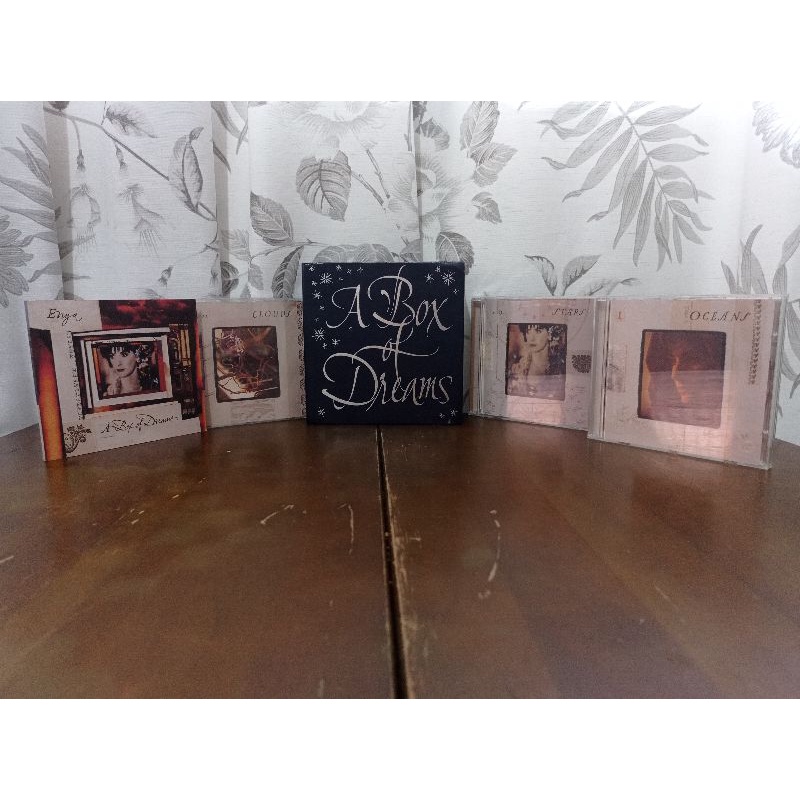 CDs Enya - A Box Of Dreams (Oceans, Clouds e Stars) | Shopee Brasil
